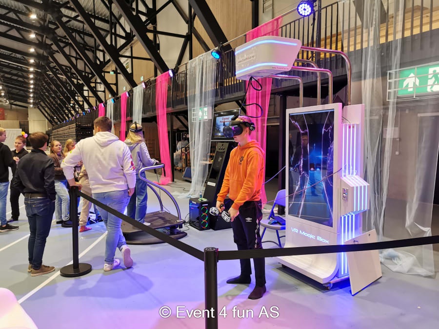 Utleie av landets beste VR-simulatorer VR-brillene. Berg- og dalbane,